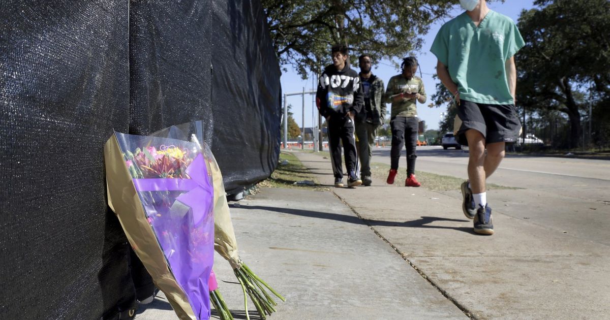 Crowd surge kills at least 8 at Houston music festival | The Seattle Times