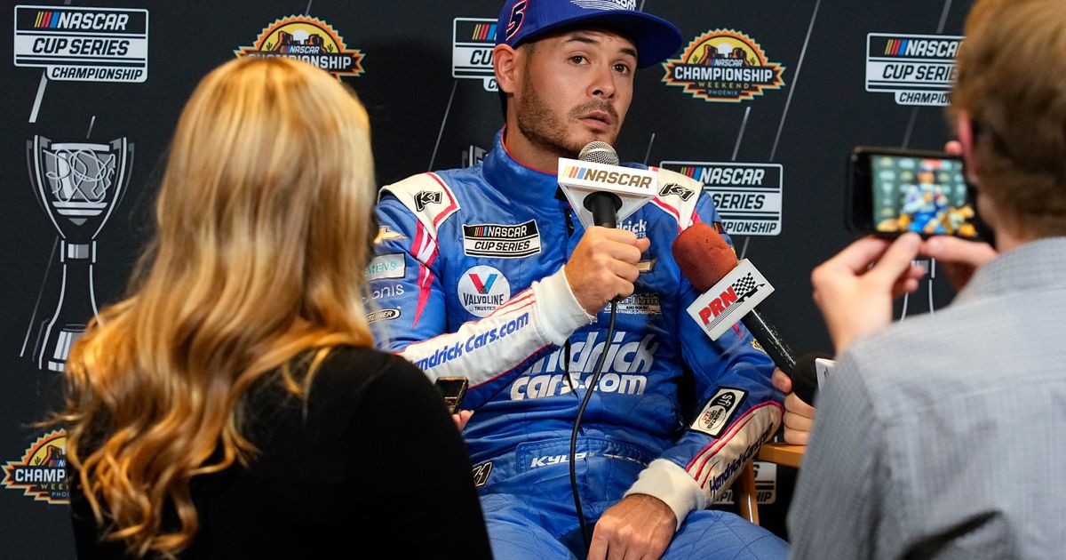 Larson fastest at Phoenix among 4 championship drivers | The Seattle Times