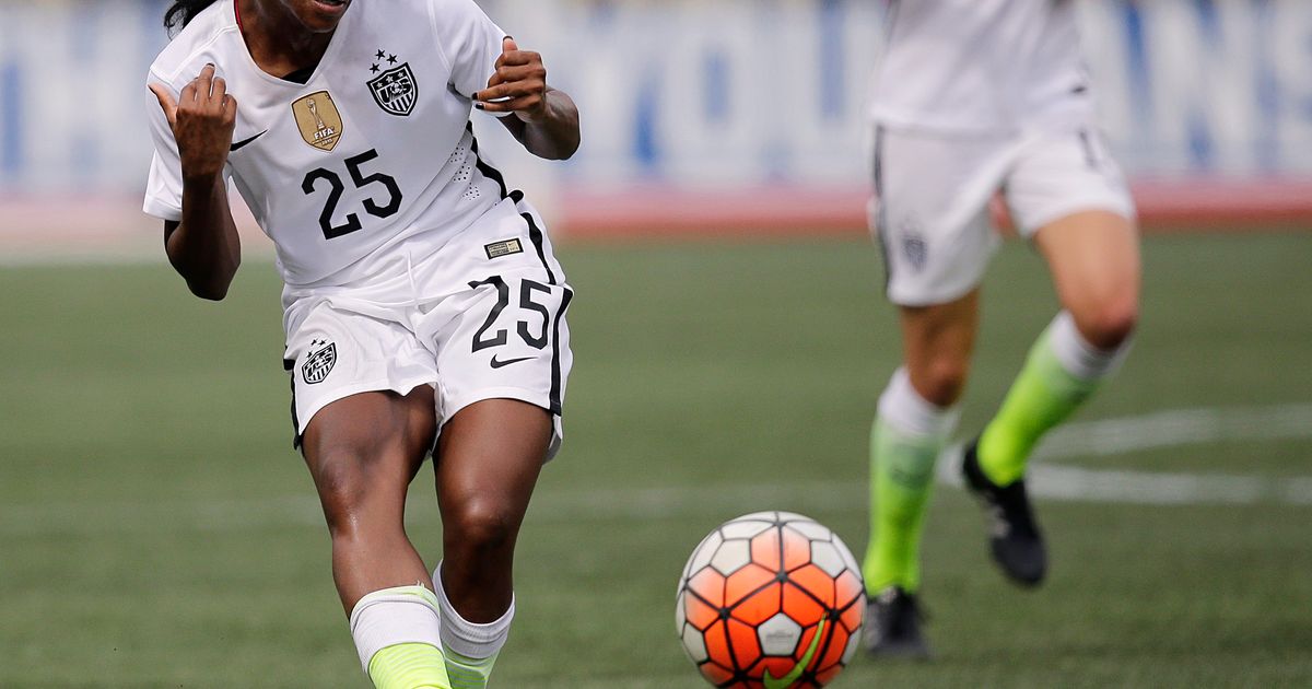 Crystal Dunn finds her voice, embraces union role | The Seattle Times