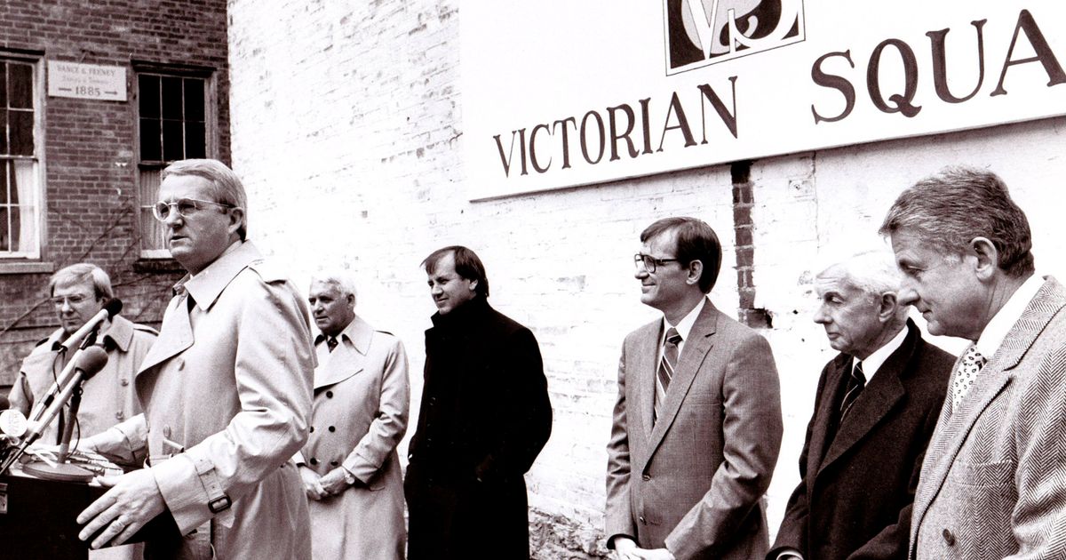 Former Kentucky U.S. Rep. Larry Hopkins dies at 88 | The Seattle Times