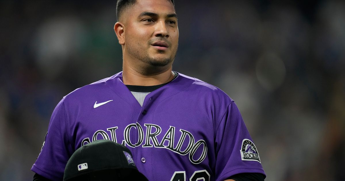 Chacín agrees to $1.25M deal to stay with Rockies | The Seattle Times