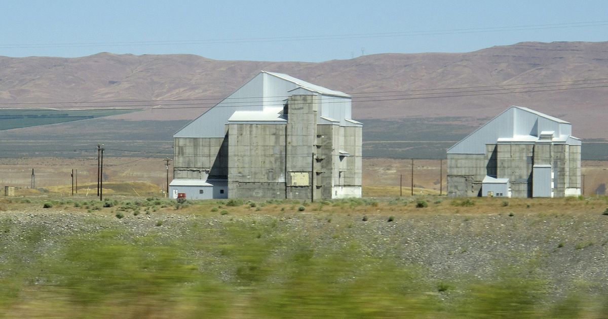 US government works to ‘cocoon’ old nuclear reactors at Hanford | The ...
