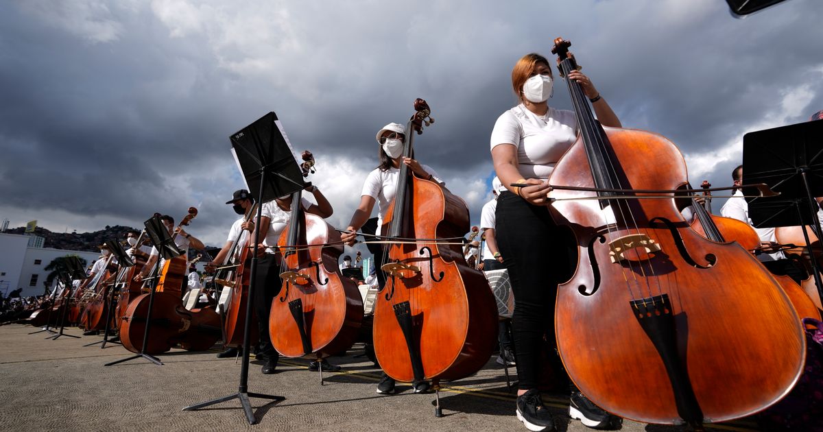 Venezuelan musicians pursue world’s largest orchestra record | The ...