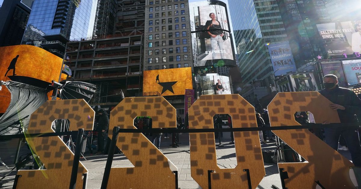 New Year’s Eve in Times Square still on, with smaller crowd | The ...