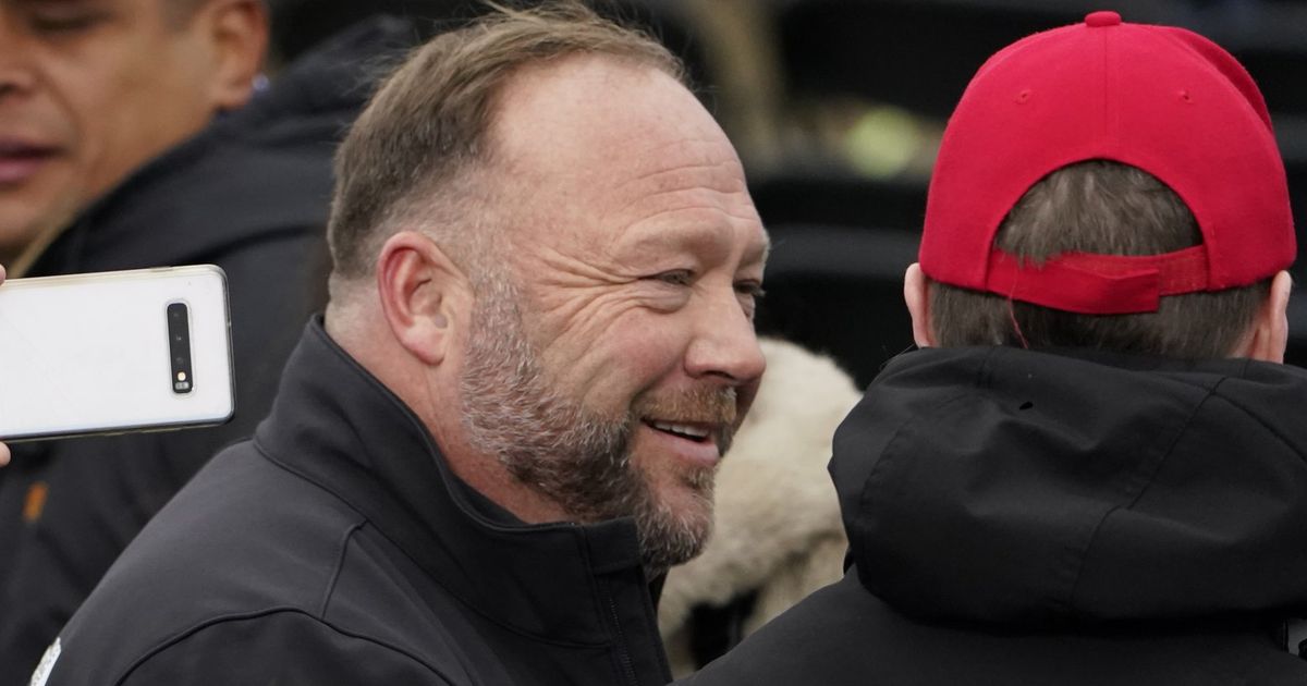 Alex Jones’ wife arrested on domestic violence charge | The Seattle Times