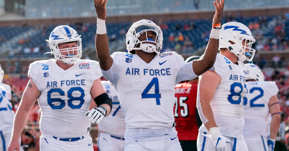 Air Force uses rare passing game to win First Responder Bowl | The ...