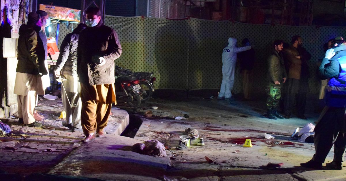 Roadside bomb kills 4, wounds 15 in southwestern Pakistan | The Seattle ...