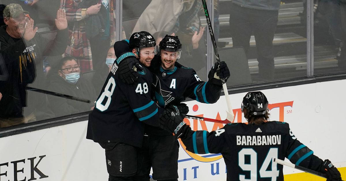 Hertl’s OT goal spoils Sandstrom’s debut, Sharks beat Flyers | The ...