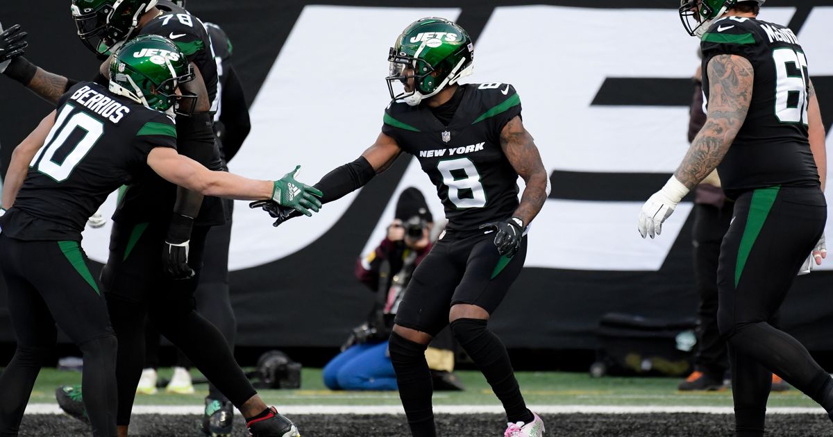 Jets place WR Moore on IR as offense takes another hit | The Seattle Times