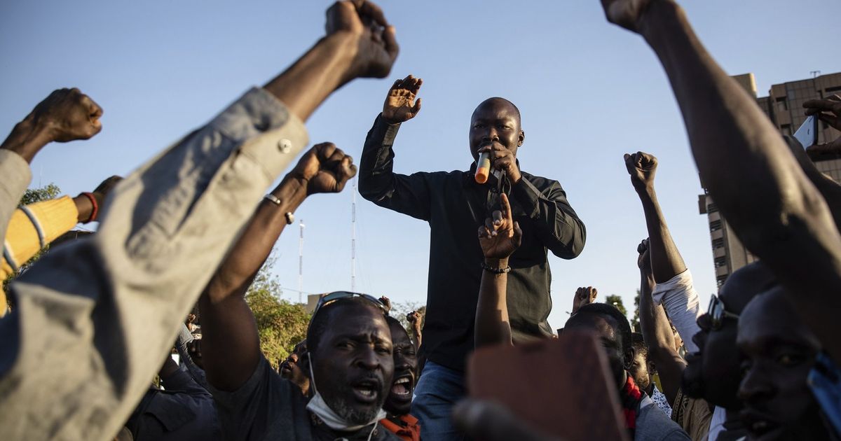 Burkina Faso wakes to find new junta rulers, closed borders | The ...