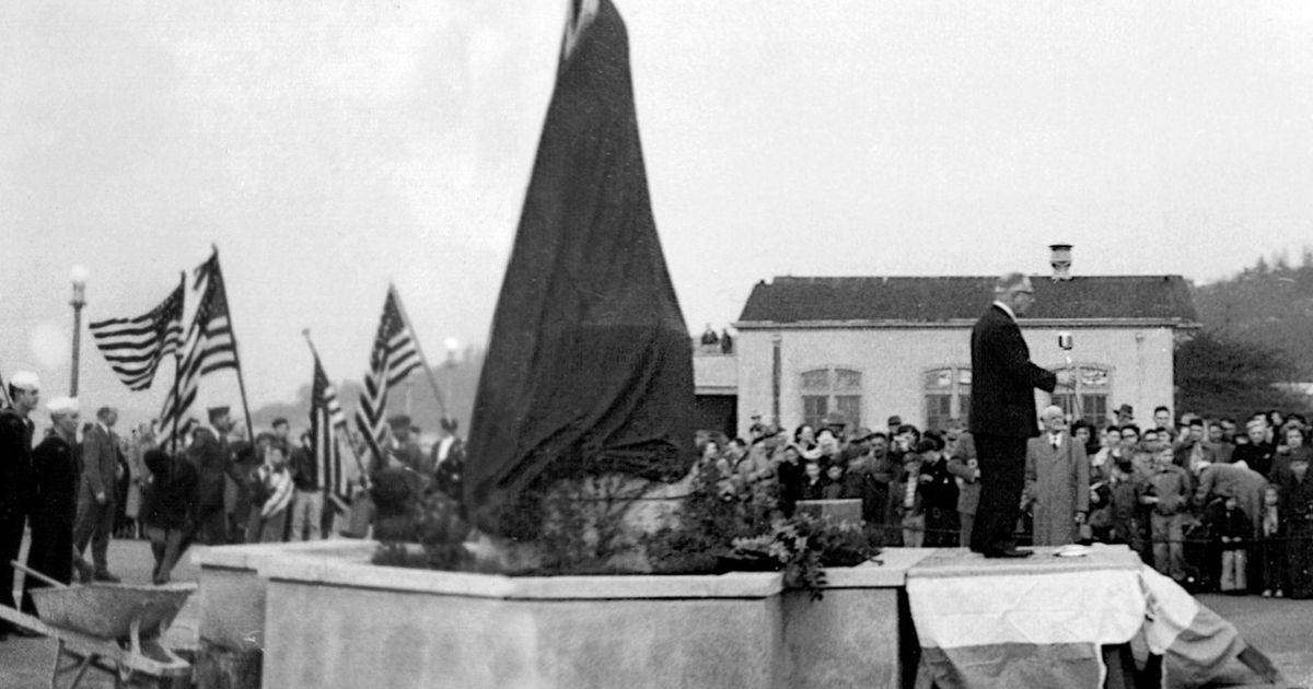What can we learn about liberty from the replica statue at Alki Beach ...