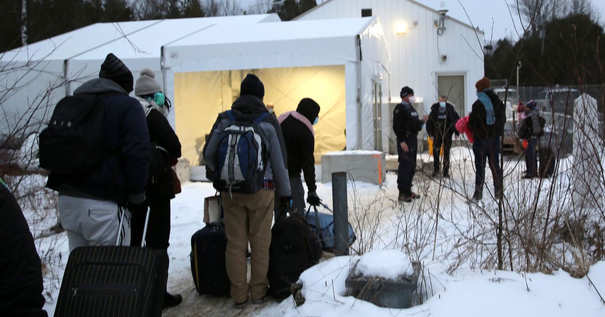 More migrants seek asylum through reopened Canadian border | The ...