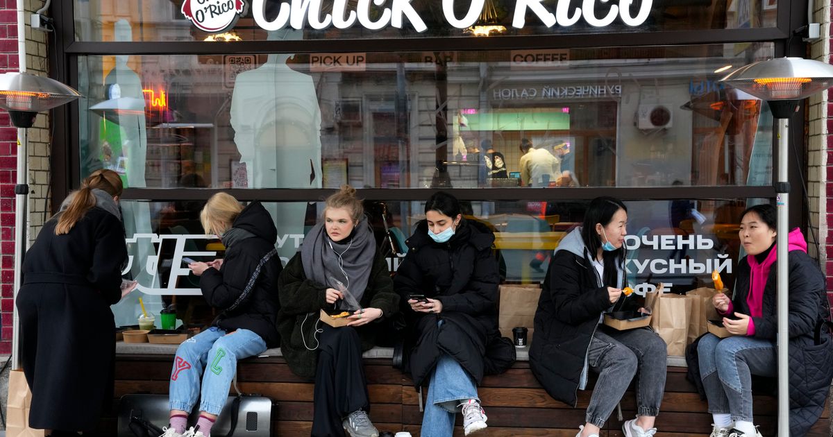 Russia shortens COVID-19 isolation to 7 days as cases surge | The ...