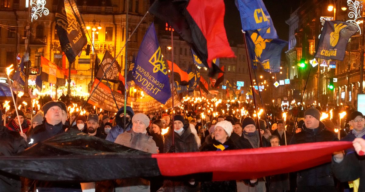 Ukraine nationalists march to honor wartime partisan leader | The ...