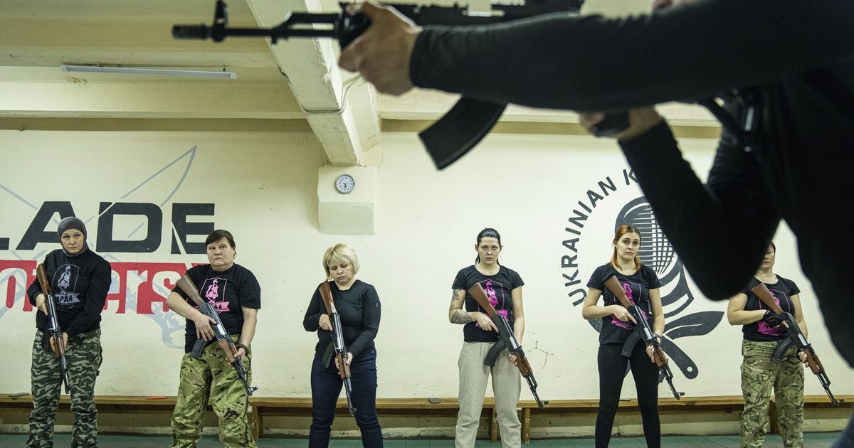 Ukrainians train in guerrilla tactics in case Russia invades | The ...