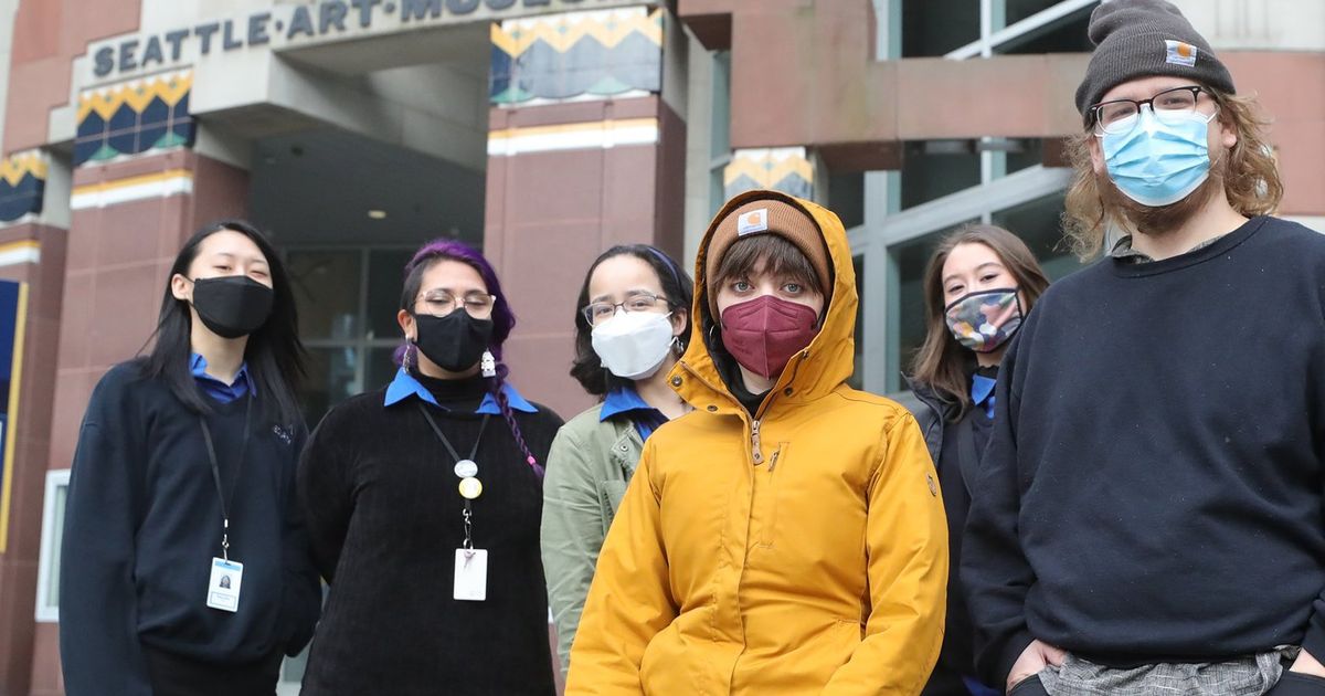 SAM security guards push to unionize | The Seattle Times