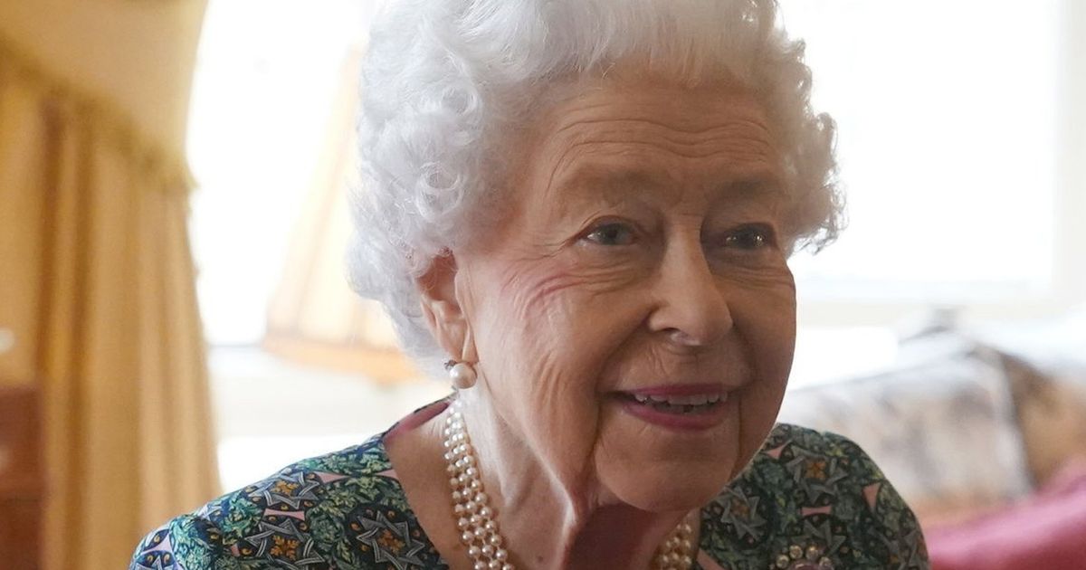 Queen Elizabeth II tests positive for COVID; mild symptoms | The ...