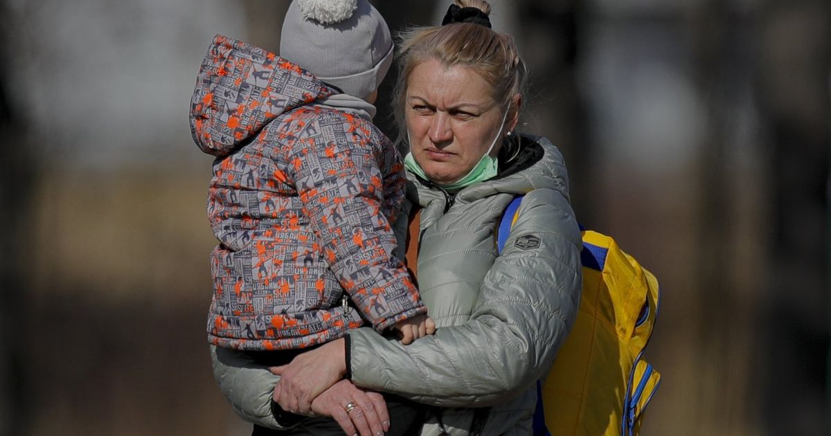 Ukrainians flee war, seeking safety across western borders | The ...