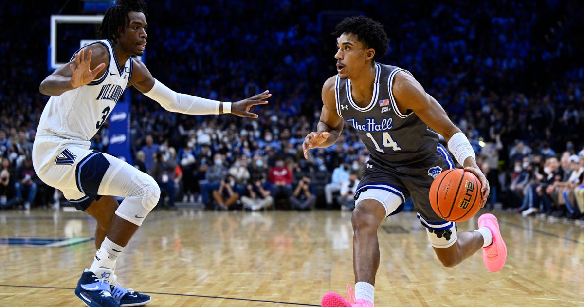 Moore comes alive late, No. 15 Villanova edges Seton Hall | The Seattle ...