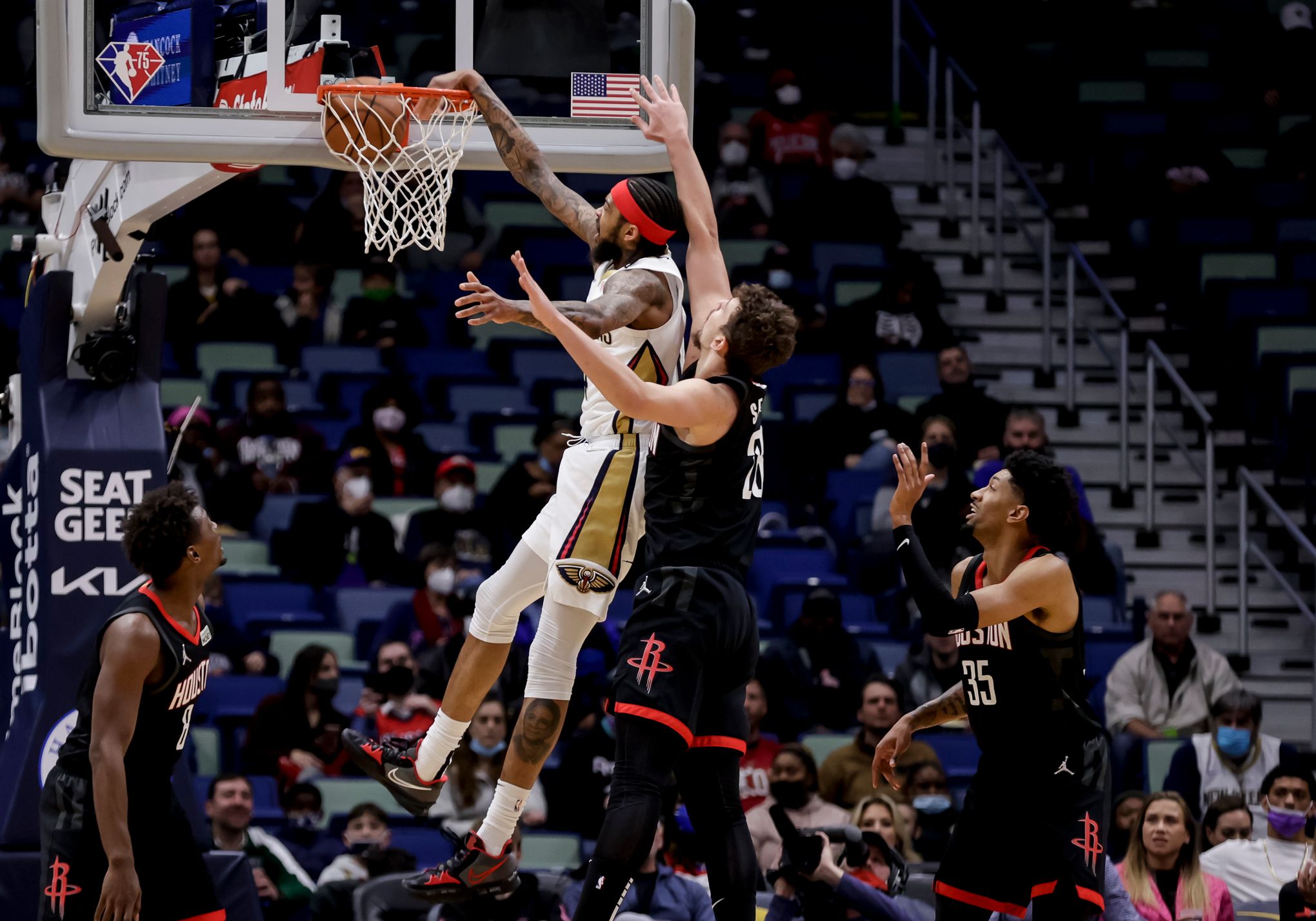 Eric Gordon Pelicans Dunk