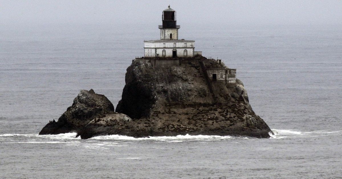 Oregon’s ‘Terrible Tilly’ lighthouse for sale: $6.5 million | The ...