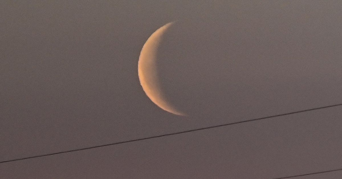 Look up! When to watch for ‘exquisite’ celestial sights and cuddling ...
