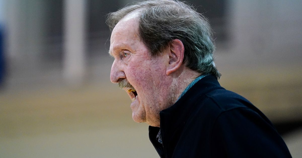 Shot Doc is out: Magee retires after 1,144 wins in Philly | The Seattle ...