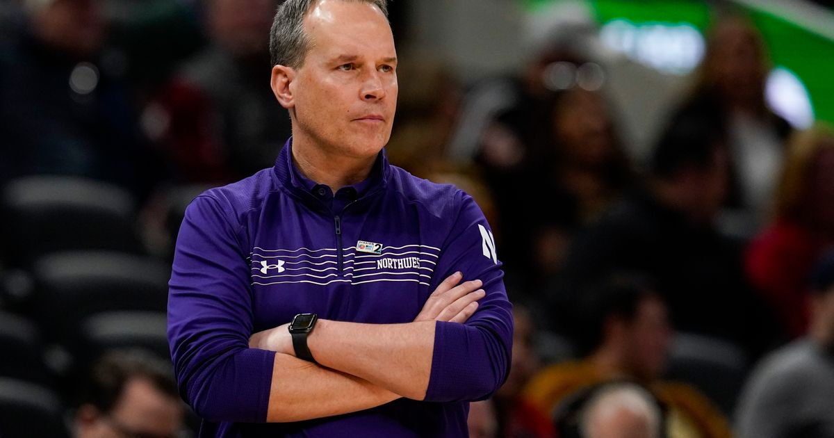 Collins gets another year to turn Northwestern around | The Seattle Times