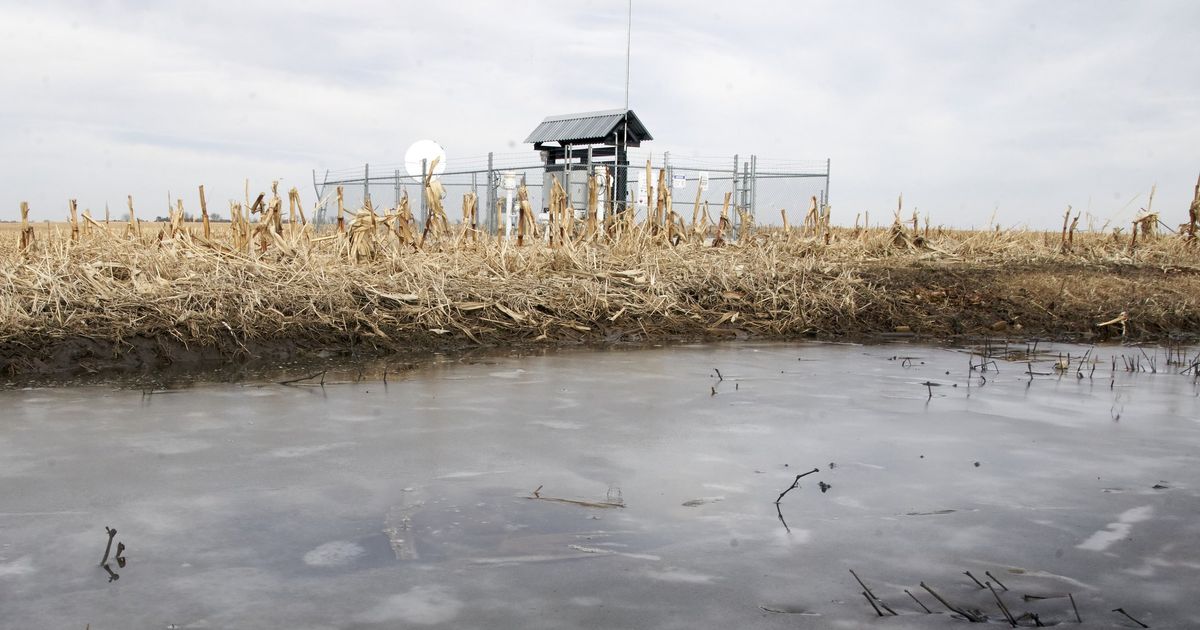 Supreme Court reinstates Trump-era water rule, for now | The Seattle Times