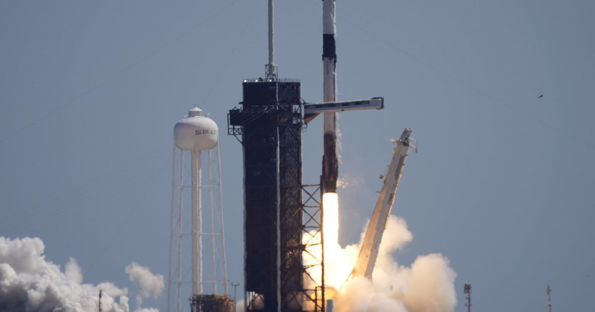 SpaceX launches 3 visitors to space station for $55M each | The Seattle ...