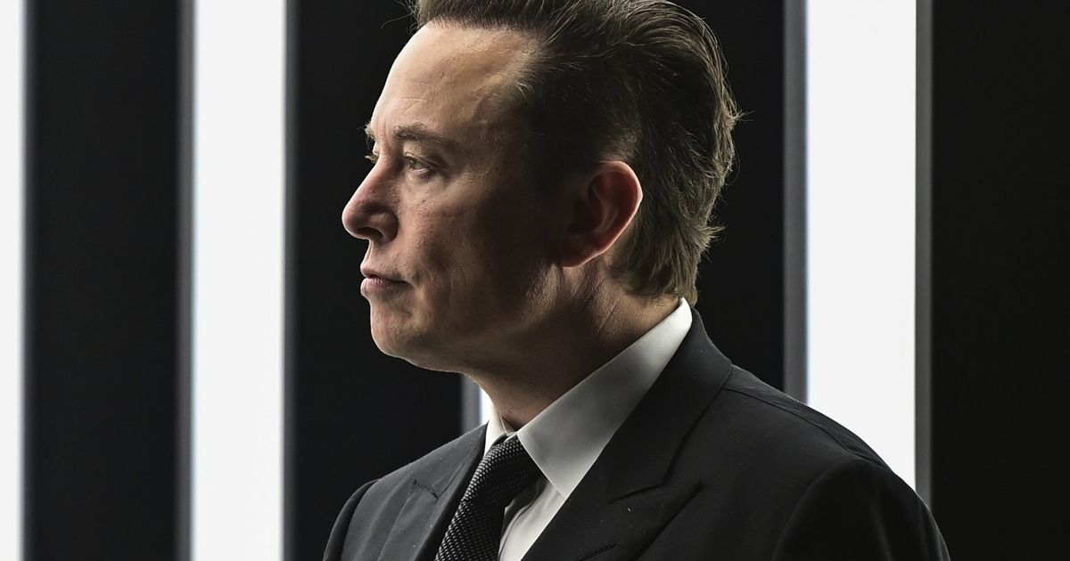 Twitter adopts ‘poison pill’ defense in Musk takeover bid | The Seattle ...