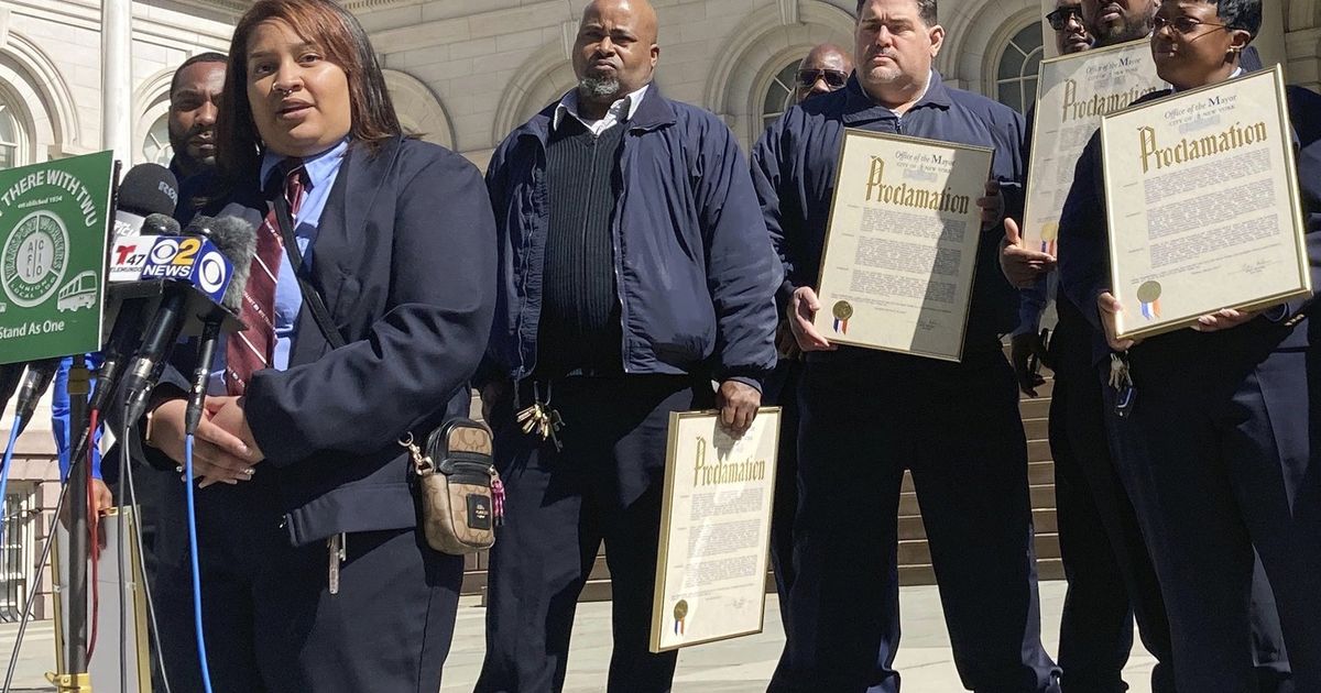 After bullets flew, NYC subway workers kept their cool | The Seattle Times