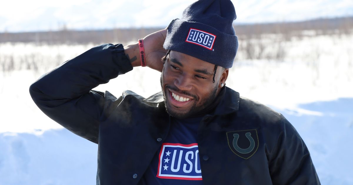 USO Tour for NFLers includes ice fishing, moose sighting | The Seattle ...