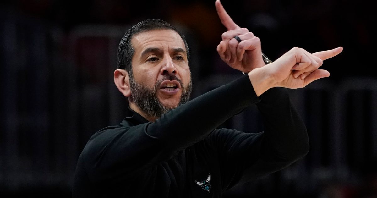 Choo-choo: Hornets’ play-in arrival blocked by freight train | The ...