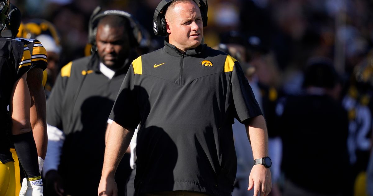 LB coach Wallace now defendant in ex-Iowa players’ lawsuit | The ...