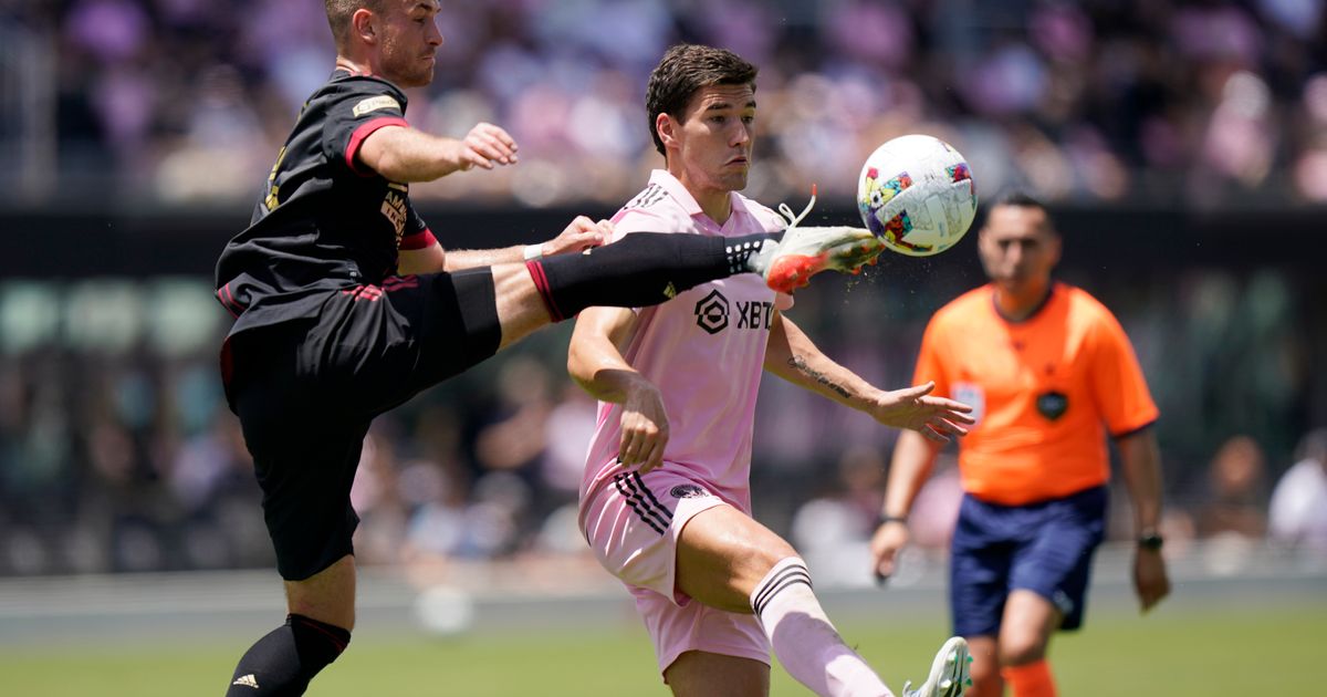 Atlanta reacquires goalie Rios Novo after losing Guzan | The Seattle Times