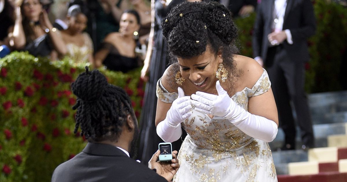 Met Gala moment | Red carpet proposal sparks cheers, joy | The Seattle ...