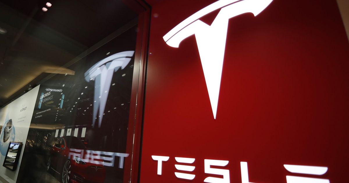 Tesla recalls 130K vehicles; touch screens can go blank | The Seattle Times