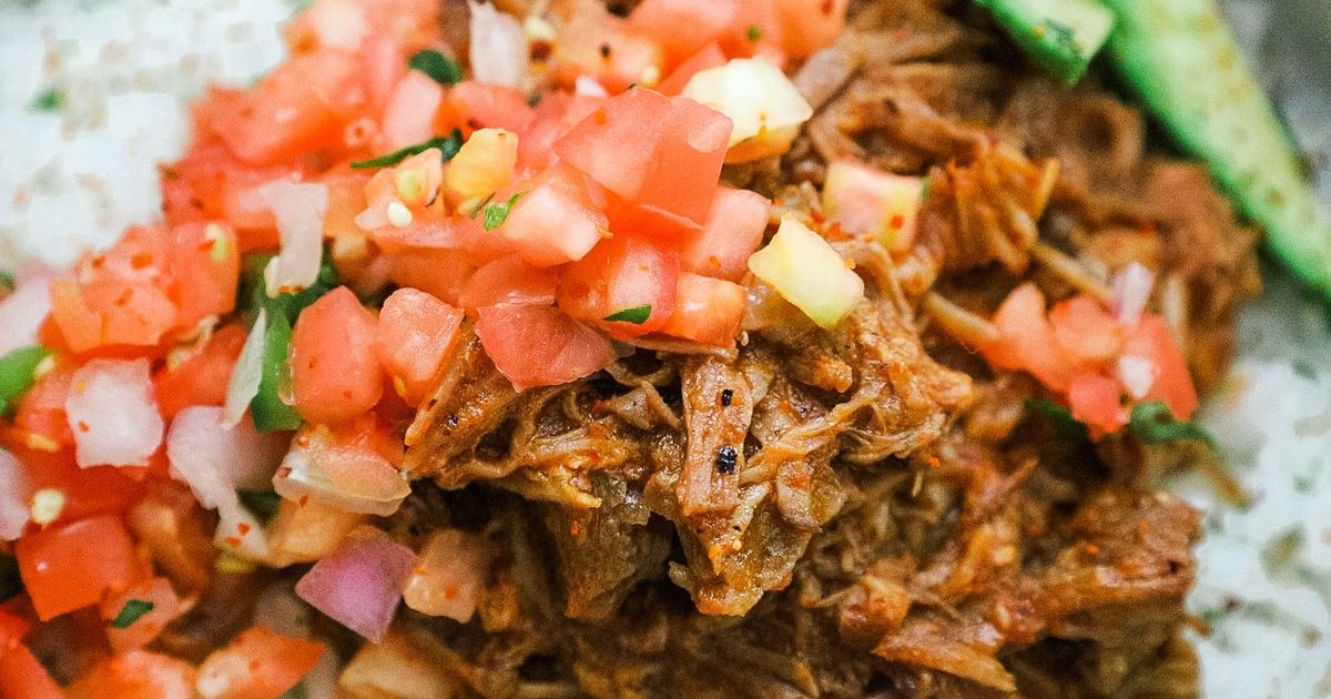 This chipotle barbecue pulled pork recipe is perfect for sliders ...