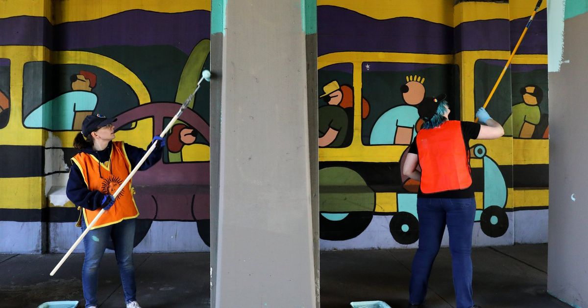 With closed-toe shoes, 4,000 volunteers clean up in One Seattle Day of ...