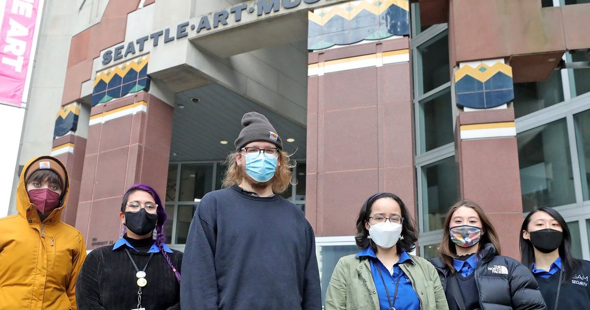 Majority of SAM security guards vote to form a union | The Seattle Times