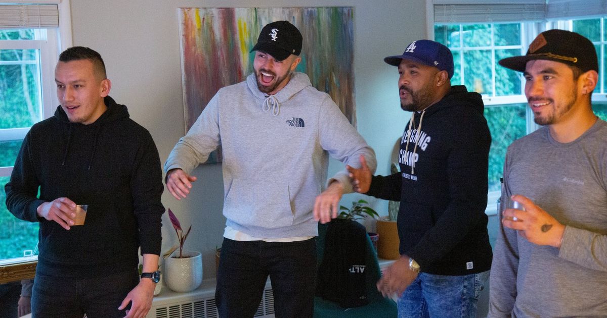 When these boxing fans meet, everyone gets a ringside seat — but no one ...