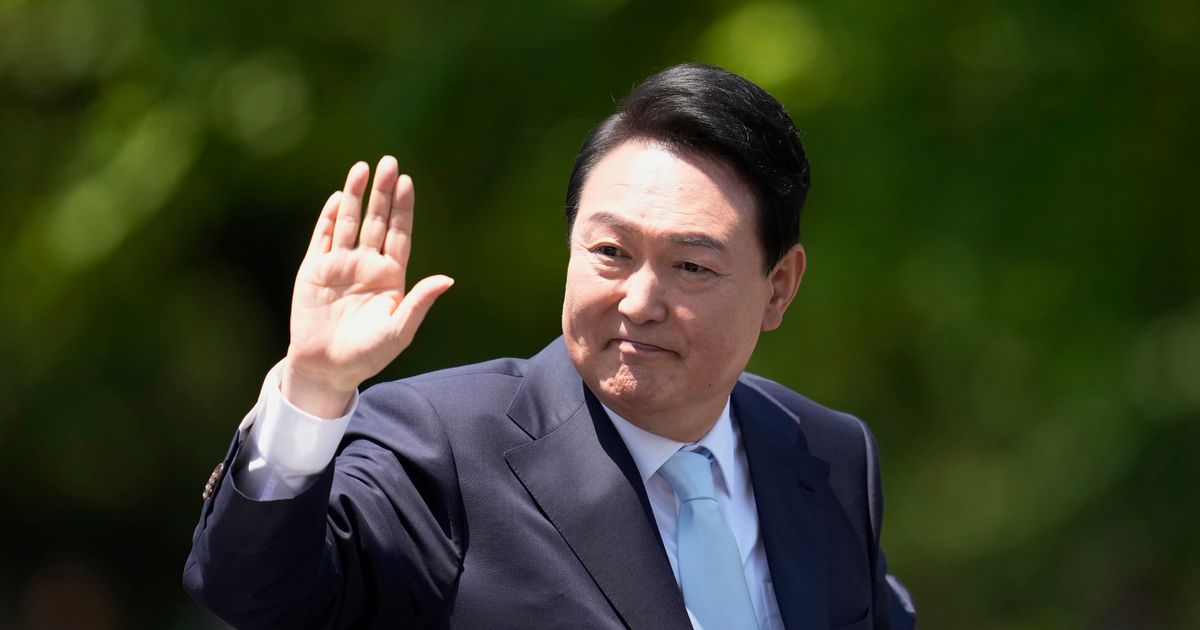 New South Korea leader offers support if North denuclearizes | The ...