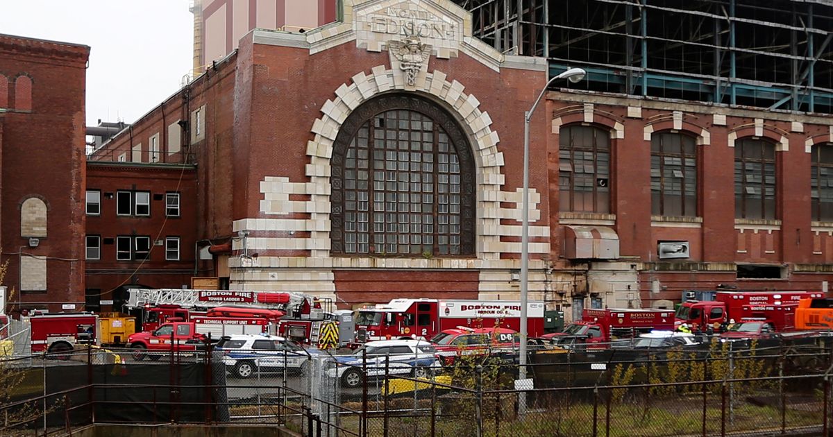 Boston firefighters pull hurt worker from collapsed building | The ...