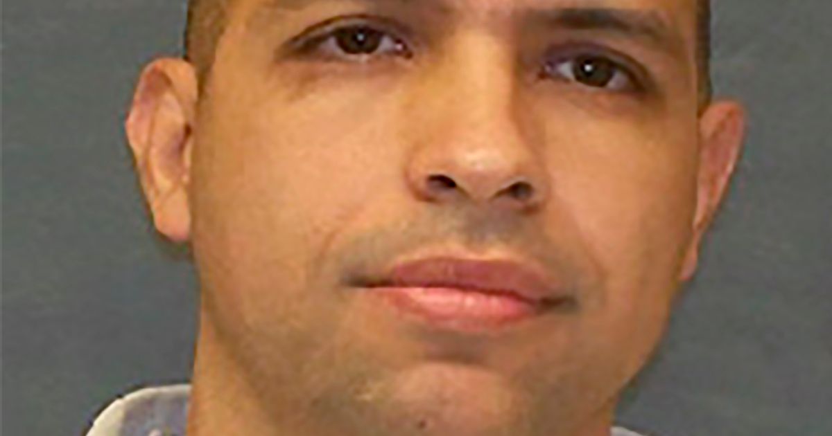 Search continues for Texas inmate who escaped prison bus | The Seattle ...