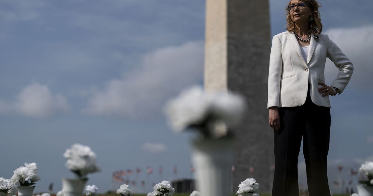 Former Rep. Giffords tells Congress ‘be bold’ on gun reform | The ...