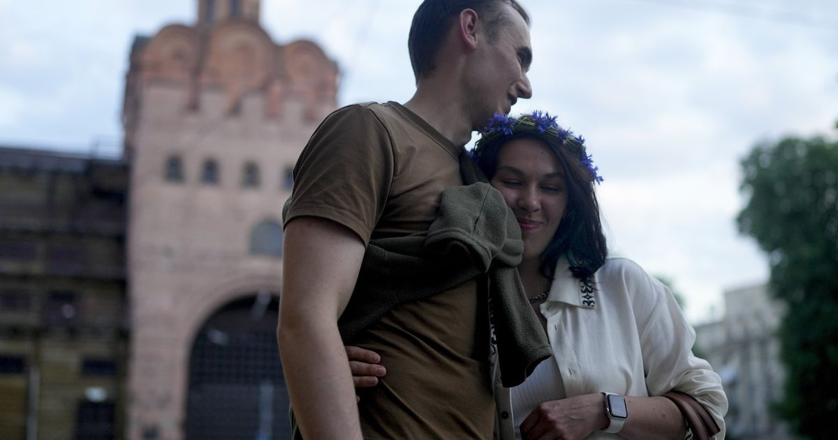 War isn’t funny but humor helps Ukrainians cope with trauma | The ...