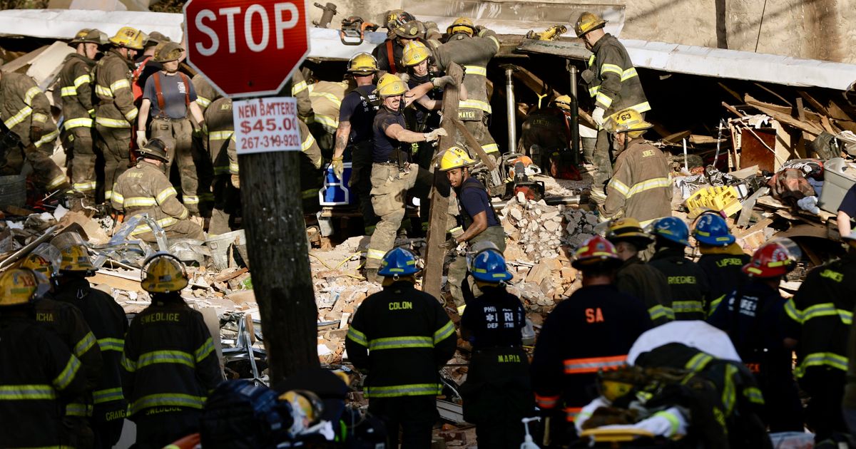 Building collapse after fire kills 1 firefighter; 5 injured | The ...