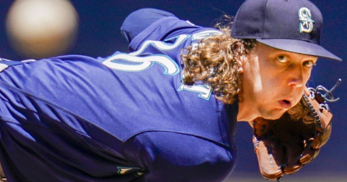 Mariners sweep Padres, get within a game of .500 | The Seattle Times