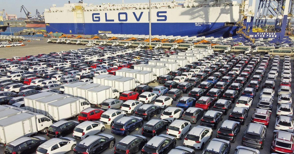 China trade surplus surges to record as exports accelerate | The ...